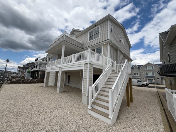 47 Mark – Janzer Builders – Waterfront Homes Custom Builder